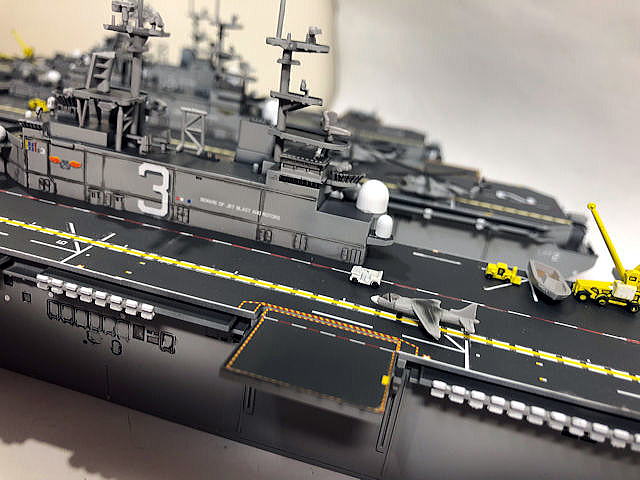 Revell 1／700 AssaultCarrier USS WASP CLASS